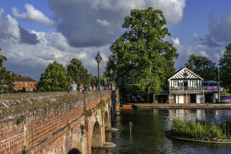 Río avon foto editorial. Imagen de vacaciones, turista - 25759926