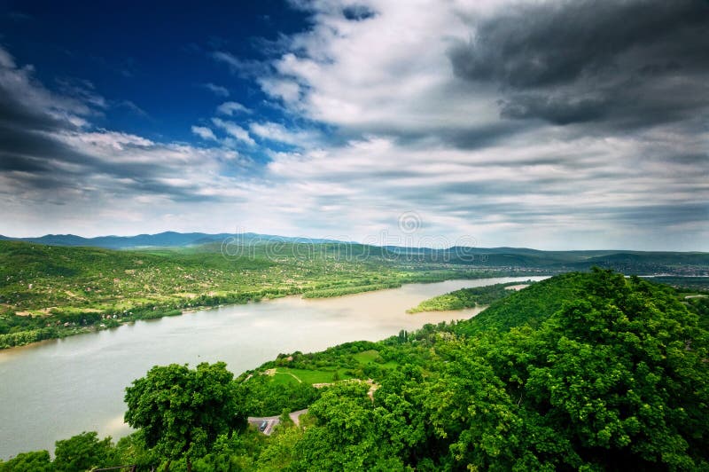 Río Danubio foto de archivo. Imagen de travieso, fondo - 13286508