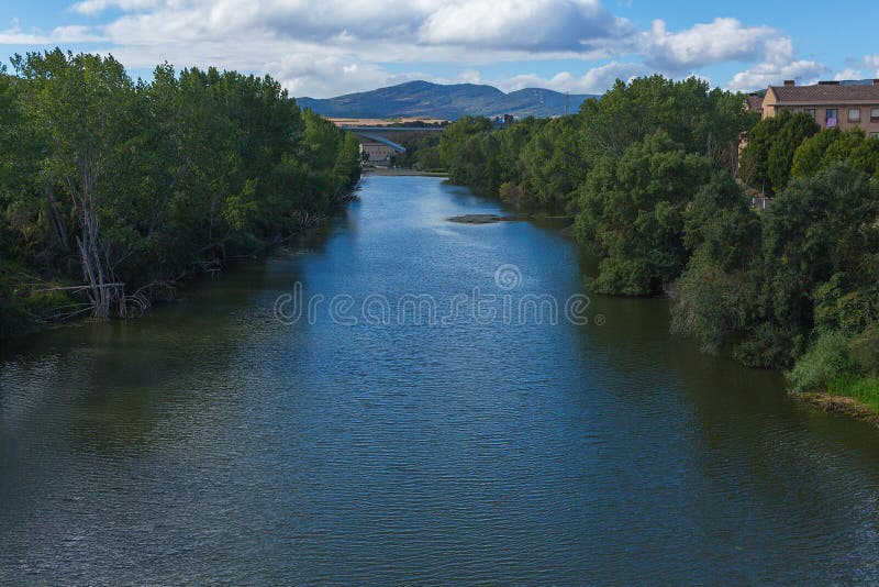 Río De Arga a Través De Pamplona Imagen de archivo - Imagen de aéreo ...