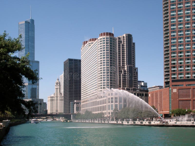 Río Chicago foto de archivo. Imagen de fondo, alto, comercial - 20986808
