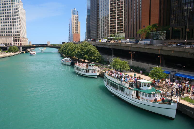 Río de Chicago fotografía editorial. Imagen de céntrico - 2913052