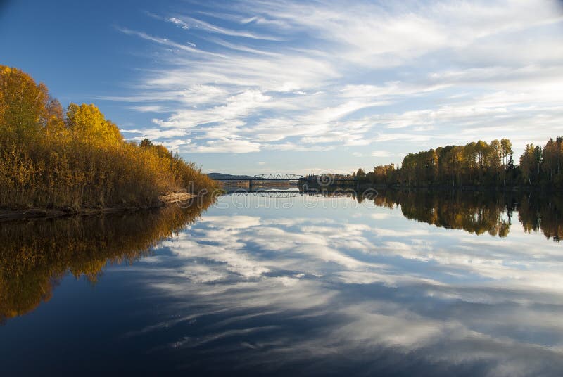 Río de Glomma foto de archivo. Imagen de cielo, azul - 38726118