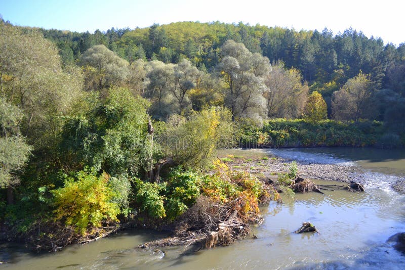 Río De Iskar En Bulgaria Paisaje Hermoso De La Garganta Iskar Imagen de ...