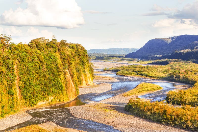 Río de Napo en Ecuador imagen de archivo. Imagen de drama - 61378689