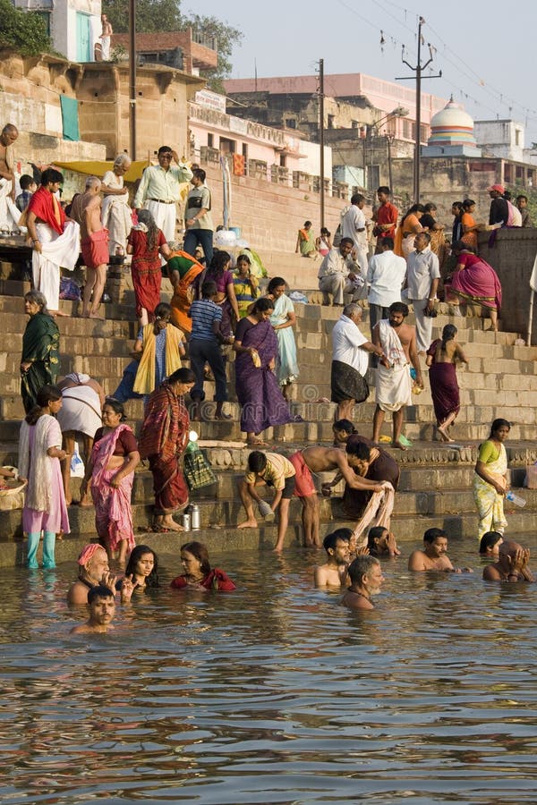 Río Ganges En Varanasi - La India Foto editorial - Imagen de santo ...
