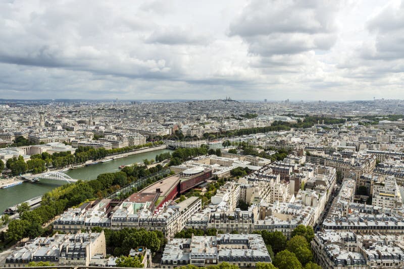 Río Seine Y Edificios En París Foto de archivo - Imagen de agua ...