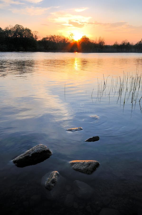 Río Shannon imagen de archivo. Imagen de anaranjado, azul - 5285869