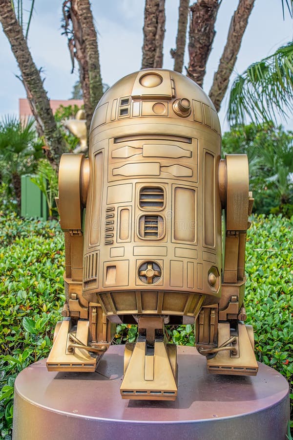 R2-D2 Gold Statue 50th Anniversary Disney Editorial Photography - Image ...
