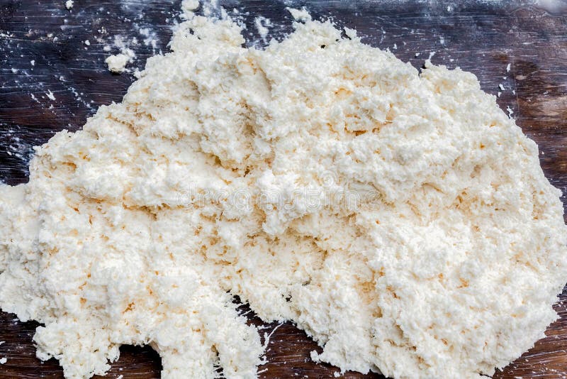 Yuca Rallada Que Es Preparada Para El Pan En Un Pueblo De Siona En La ...