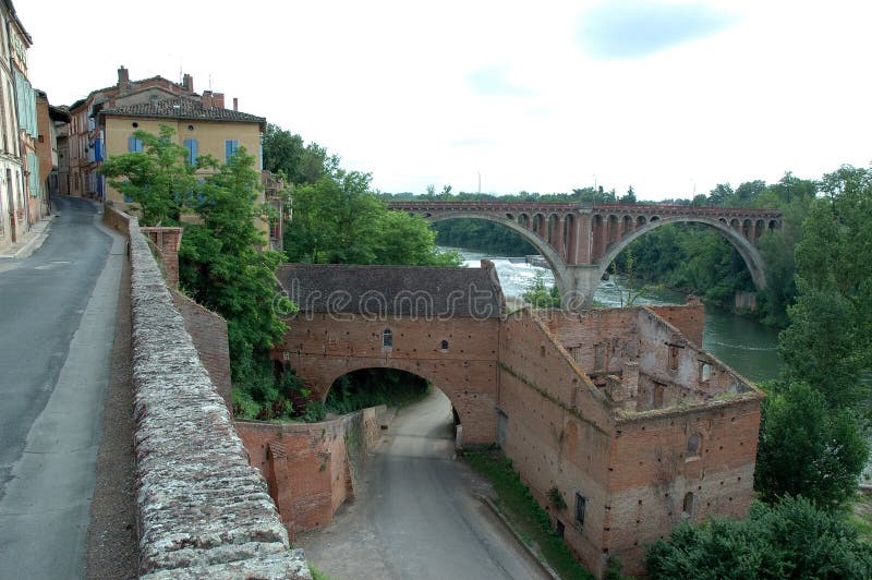 Rabastens - Overview On The Tarn River Picture. Image: 3978116