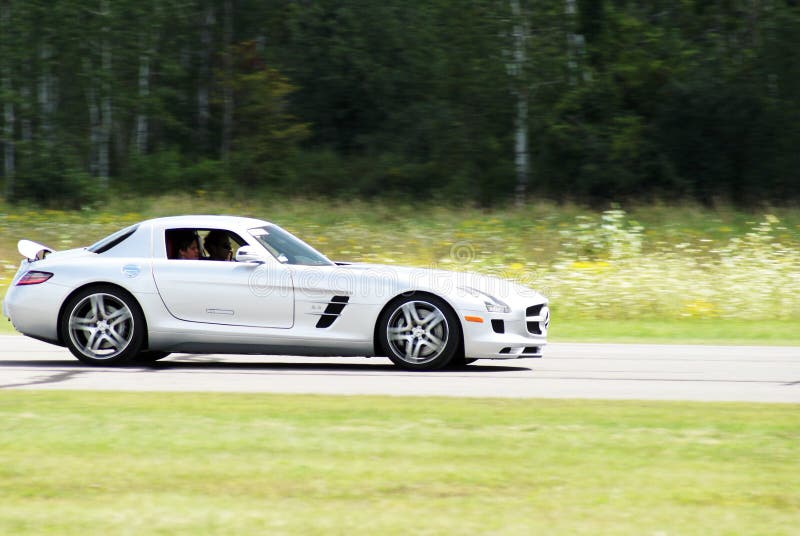 Race the Runway Event editorial photography. Image of fast - 47019997