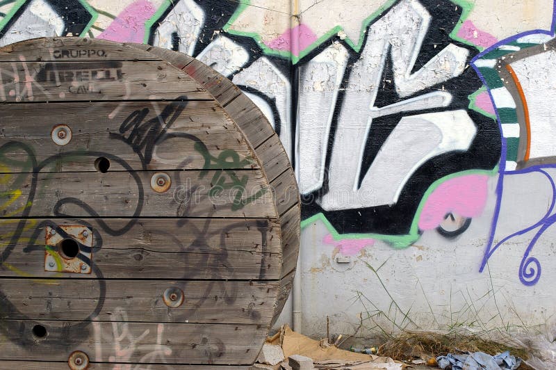 Rad und Graffiti redaktionelles bild. Bild von schwarzes - 2285745