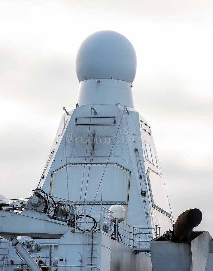 Radar auf Schiff stockfoto. Bild von radar, frequenz - 53304934