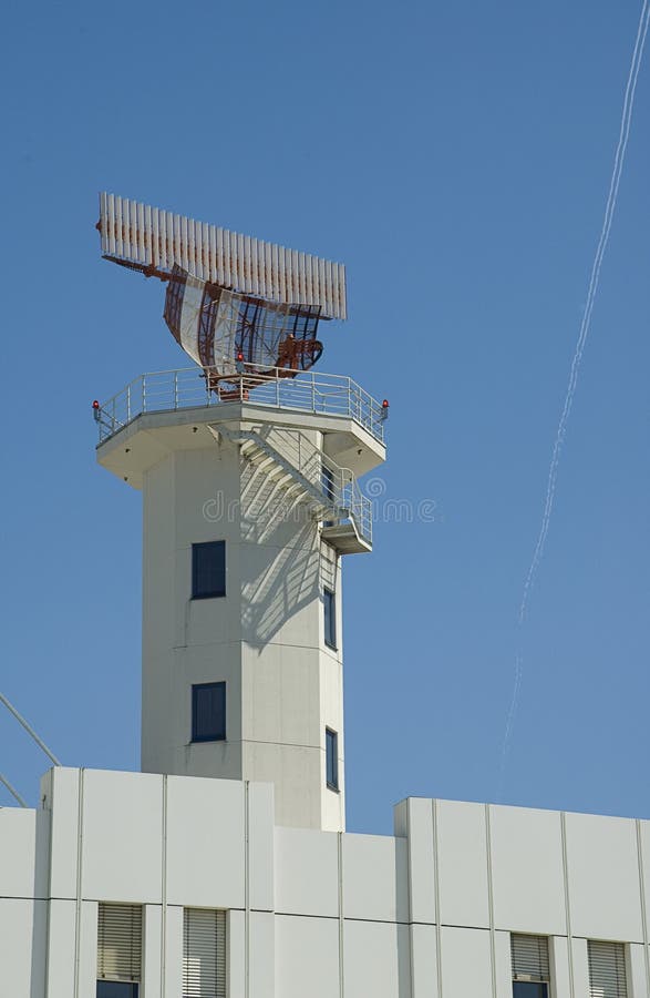 Radar de Atc imagen de archivo. Imagen de cielo, torre - 5281481