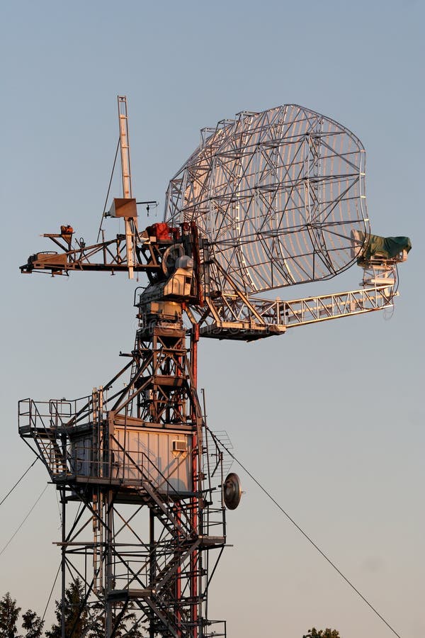 Radar dish in desert stock image. Image of single, satellite - 6531243