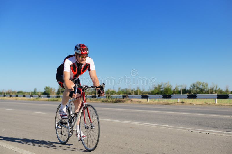Radfahrer stockbild. Bild von drehzahl, sport, geschwindigkeit - 31357573
