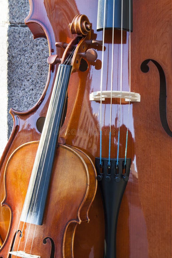 Fiol arkivfoto. Bild av svart, utföra, melodi, instrument - 46070772