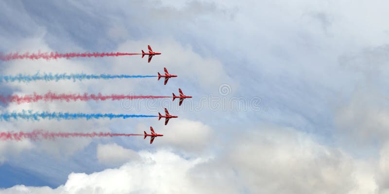 RAF Aerobatic Team Red Arrows Editorial Stock Image - Image of hawk ...