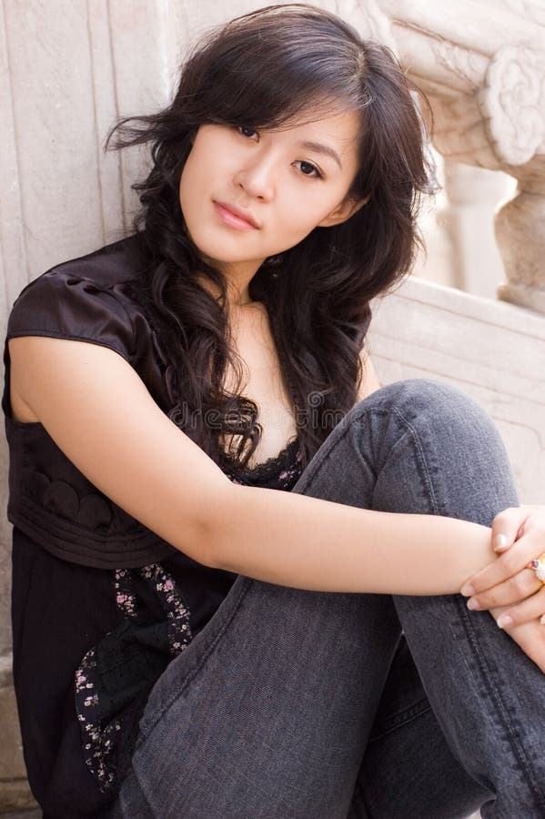 Ragazza asiatica immagine stock. Immagine di velare, bello - 10146349