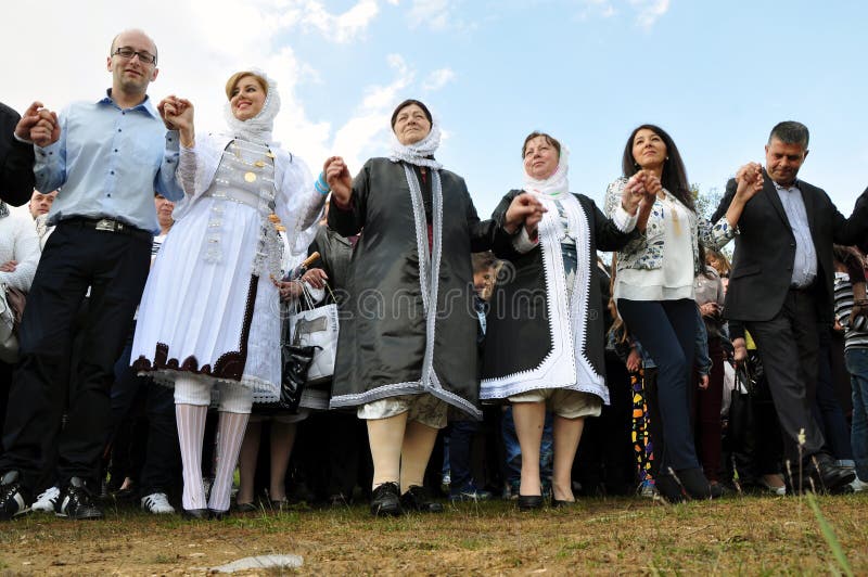 Sposa di Gorani, il Kosovo fotografia stock editoriale. Immagine di ...