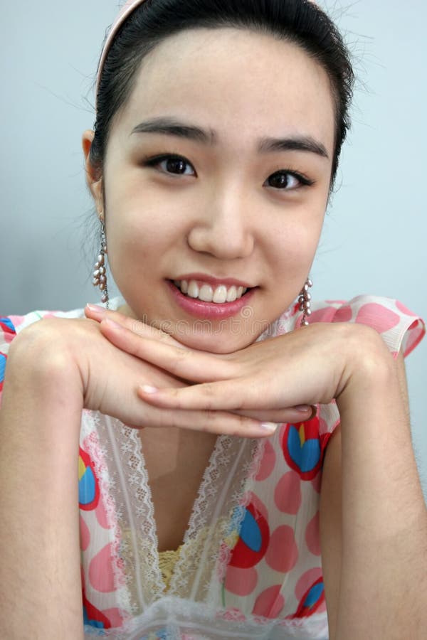 Ragazza coreana fotografia stock. Immagine di bello, coreano - 886506