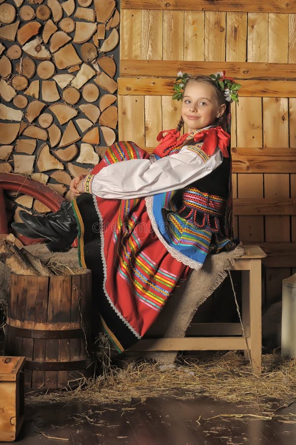 Ragazza polacca immagine stock. Immagine di ragazza, vestito - 30233509