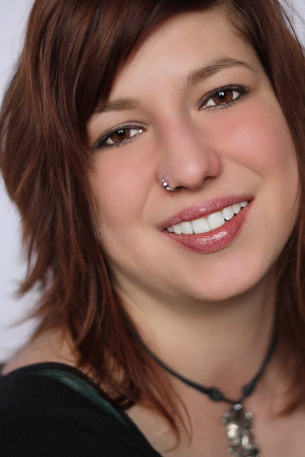 Ragazza sorridente immagine stock. Immagine di naso, ritratto - 18413777