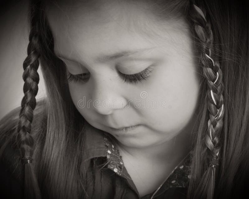 Ragazza timida fotografia stock. Immagine di espressione - 34001894