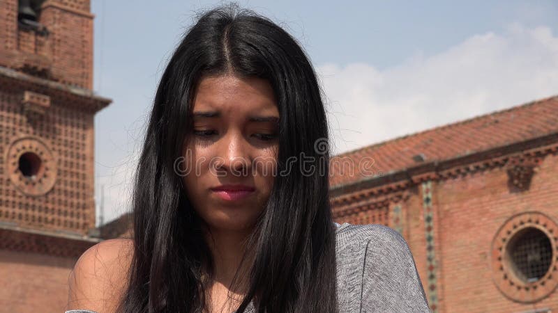 Ragazza Timida Teenager Timida Fotografia Stock - Immagine di ...