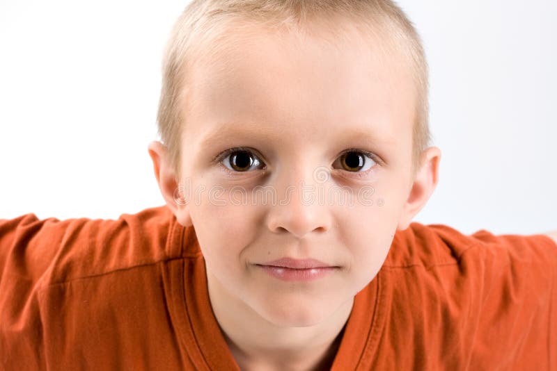 Ritratto Di Piccolo Ragazzo Del Bambino Con I Capelli Biondi Immagine ...