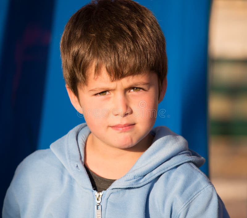 Il Bello Ragazzo Dagli Occhi Verdi Immagine Stock - Immagine di gioco ...