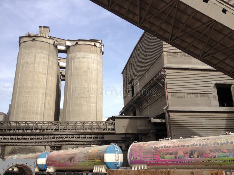 Cement packing plant editorial photo. Image of environment - 73521776