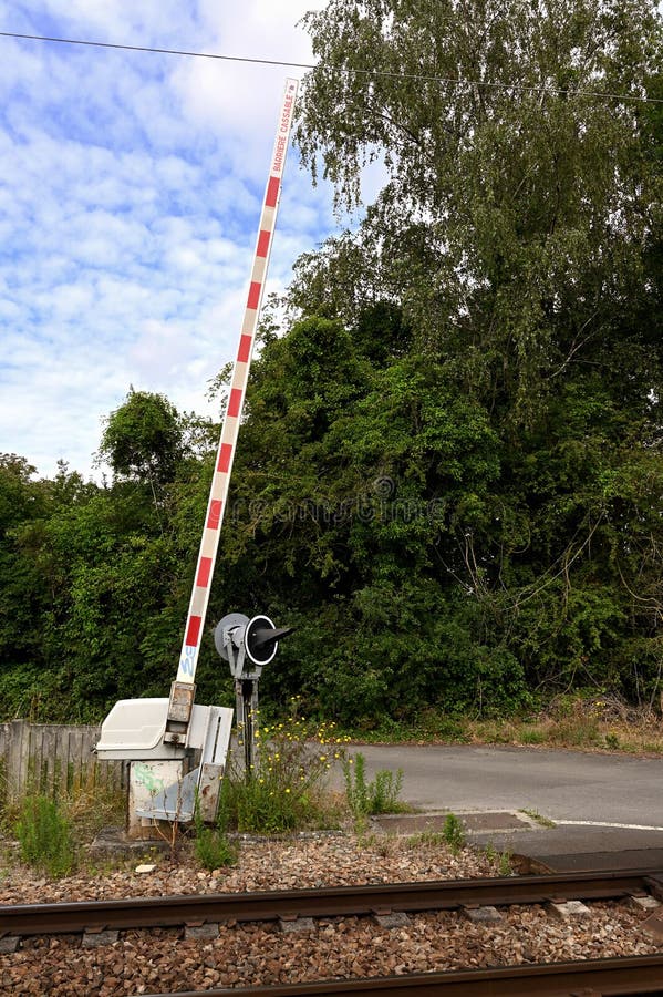 Railroad Crossing in the Countryside Editorial Photo - Image of road ...