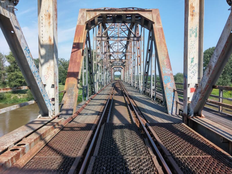 Railway bridge stock photo. Image of trees, metal, rust - 47966906