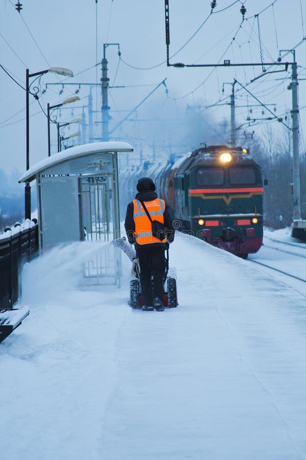 Railway Platform in the Snow Stock Image - Image of empty, icicle: 28143633