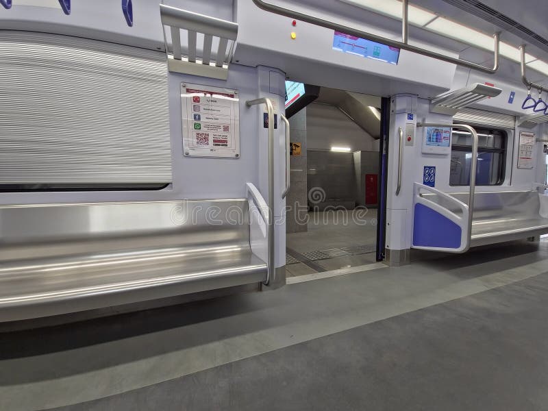 Inside Train Metro Railway Cairo Egypt Editorial Image - Image of cairo ...