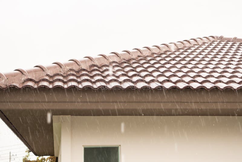 366 Rain Flowing Down Roof House Stock Photos - Free & Royalty-Free ...