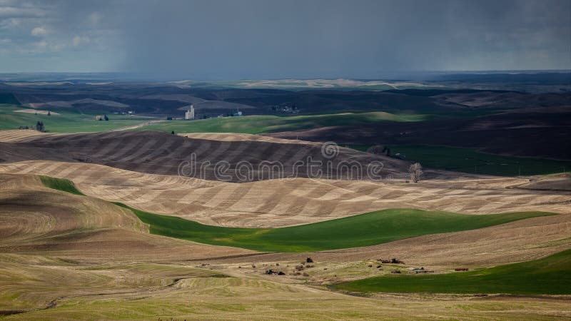 Rain Over Eastern Washington Stock Image - Image of field, rain: 95260975