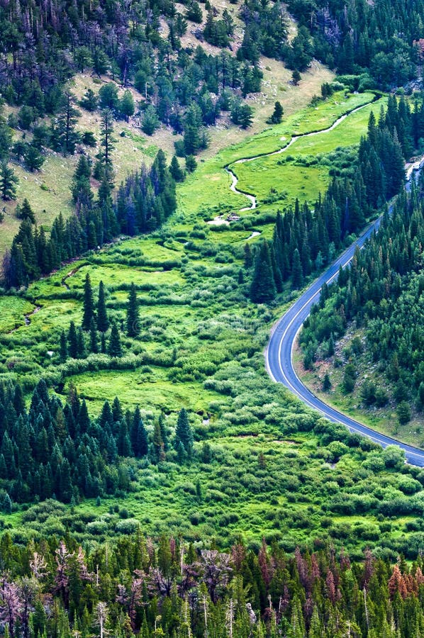 Rainbow Curve Overlook on Trail Ridge Road in Rocky Mountain National ...