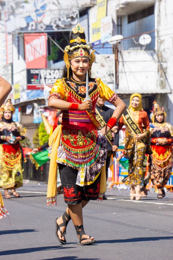 Rainbow Over Majapahit Dance from Mojokerto (East Java) on the 3rd BEN ...