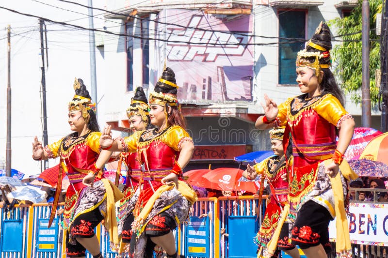 Rainbow Over Majapahit Dance from Mojokerto (East Java) on the 3rd BEN ...