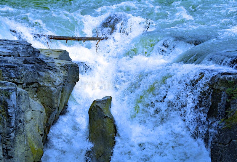 Rainbow in Sunwapta Falls from Sunwapta River in National Park Jasper ...