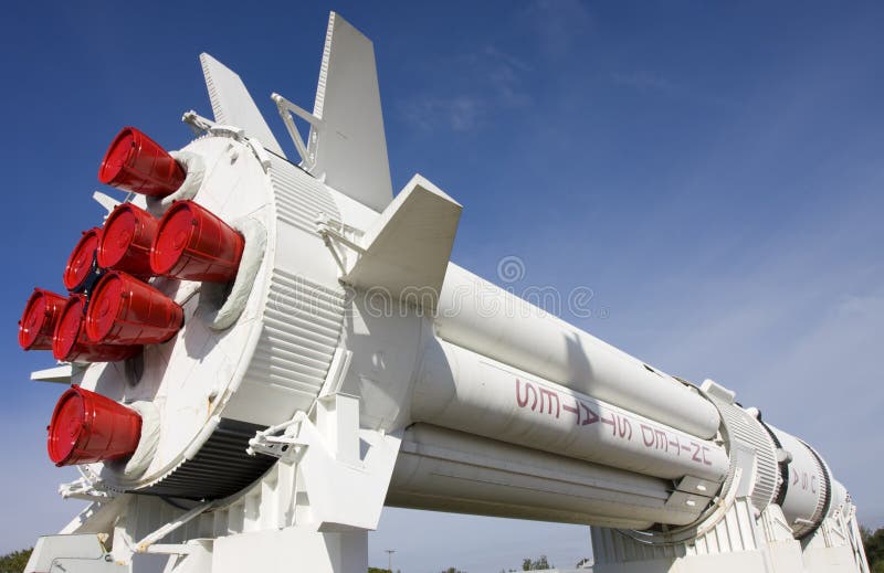 Apollo-raketten Op Displayin De Rakettuin in Kennedy Space Center ...