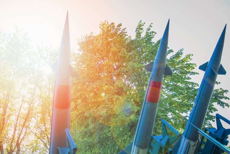 Raketten in het museum stock foto. Image of complex - 144149730