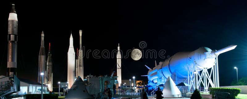 Raketten Op Het RuimteCentrum Van NASA Kennedy Redactionele Stock Foto ...