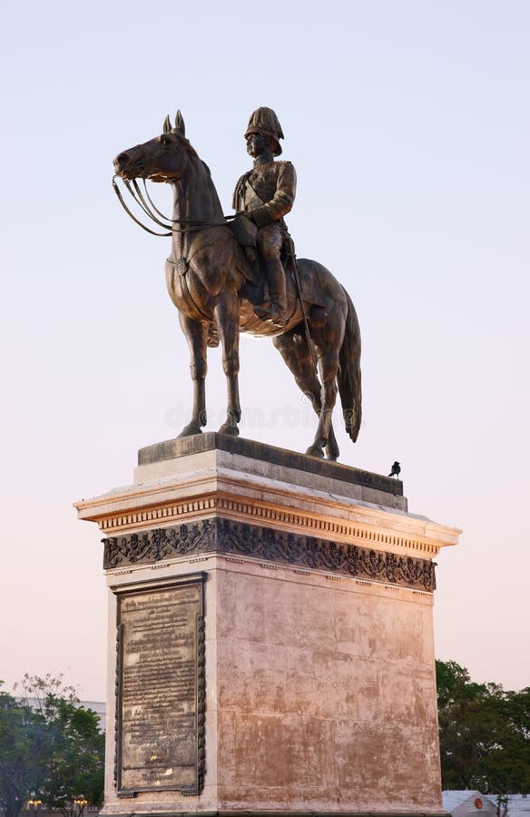 Rama V Monument editorial photography. Image of travel - 20033362