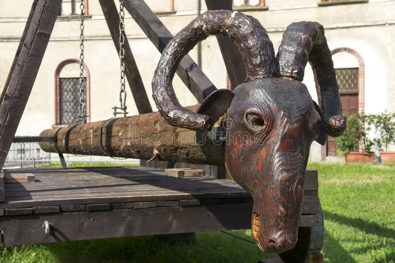 Rammbock stockbild. Bild von weinlese, maschine, festung - 26878301