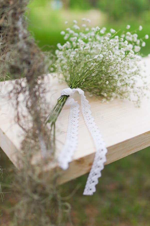 Flores Blancas Del Gypsophila Imagen de archivo - Imagen de florero ...