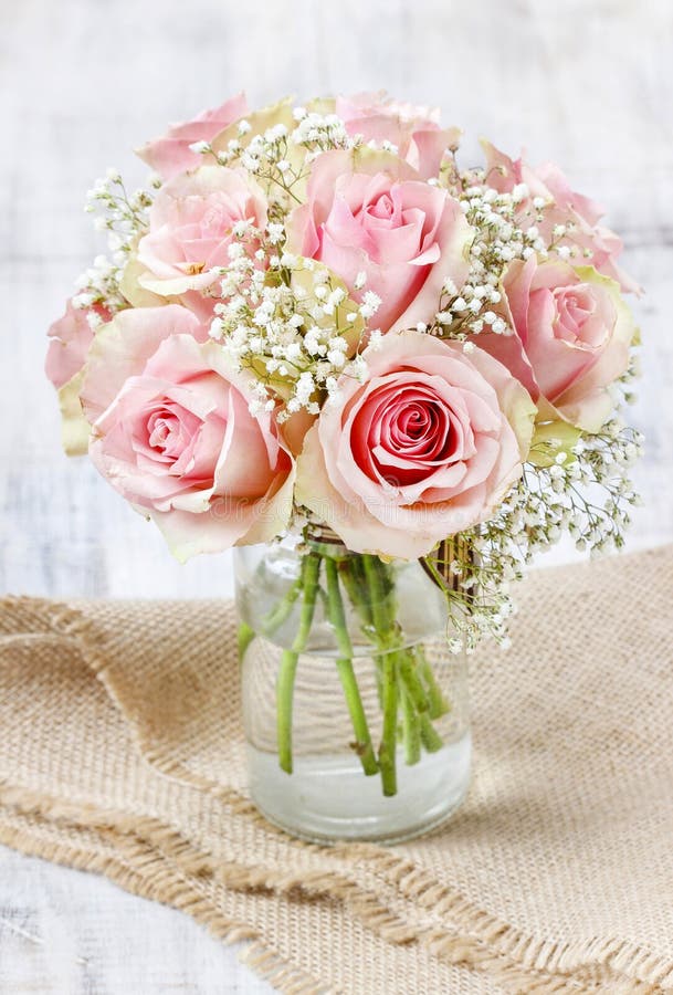 Ramo de rosas rosadas foto de archivo. Imagen de amor - 39033436