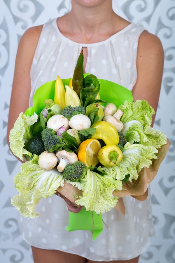 Ramo de verduras imagen de archivo. Imagen de grande - 108642853